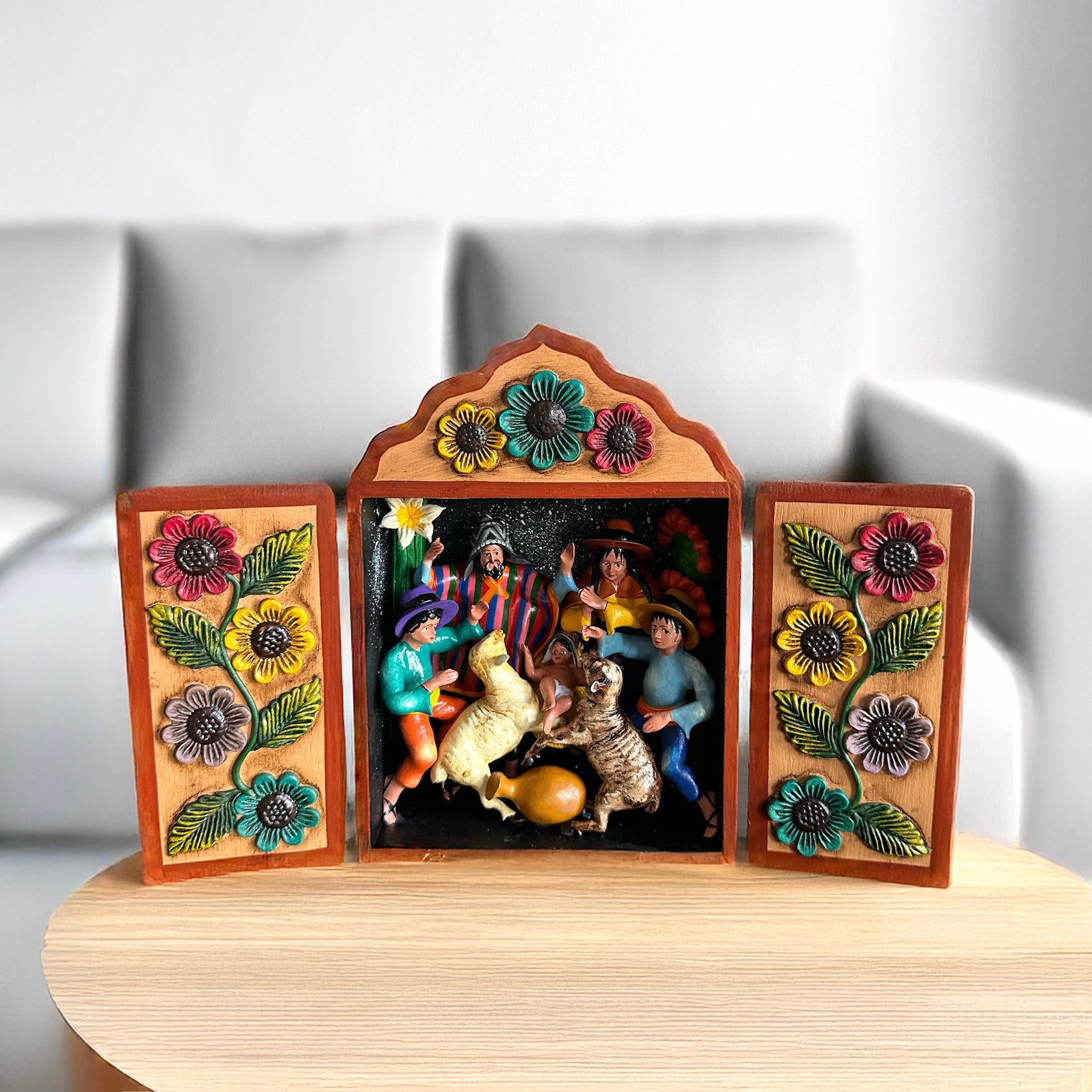 Retablo ayacuchano nacimiento peruano artesanal en madera | UMA Peru